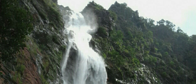 Khandadhar Waterfall - Travel Holidays India